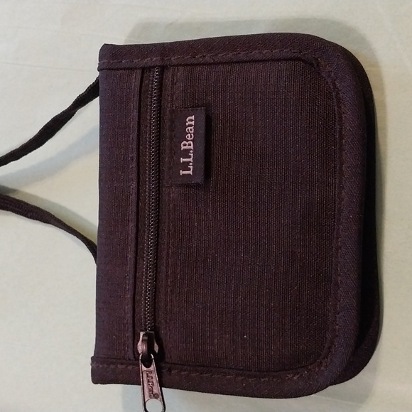 L.L. Bean | Accessories | Nwot Ll Bean Id Card And Zipper Coin Holder ...